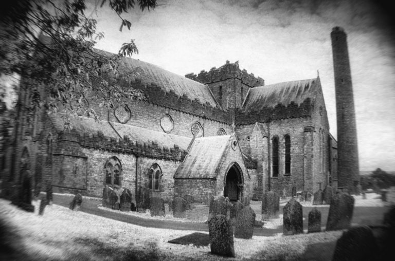 The story of Dame Alice Kyteler of Kilkenny, accused 14th century witch